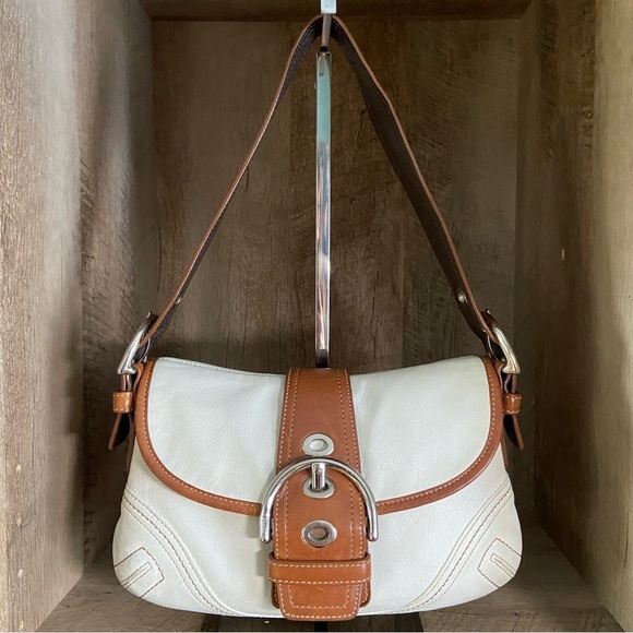 Coach | Bags | Coach Soho Hobo Leather Shoulder Purse Buckle Silver ...
